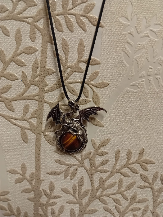 Riipus/ Lohikäärme :: Hörhöpuoti